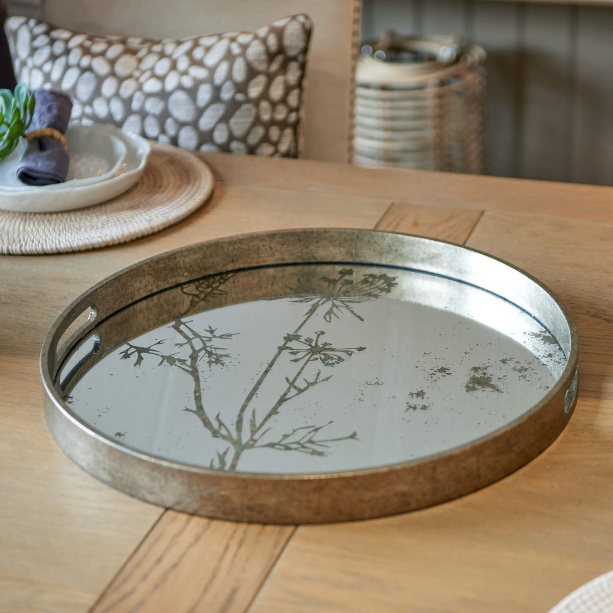 Round mirrored Antiqued Gold Wooden Tray with cow parsley detail – La ...